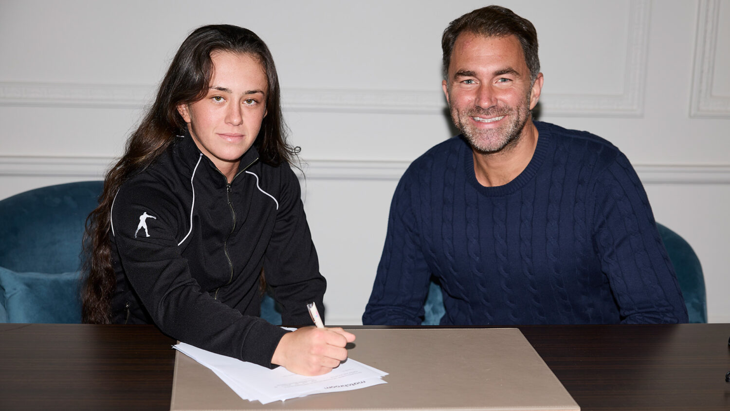 Six time National Champion Maiseyrose Courtney signs - Matchroom Boxing